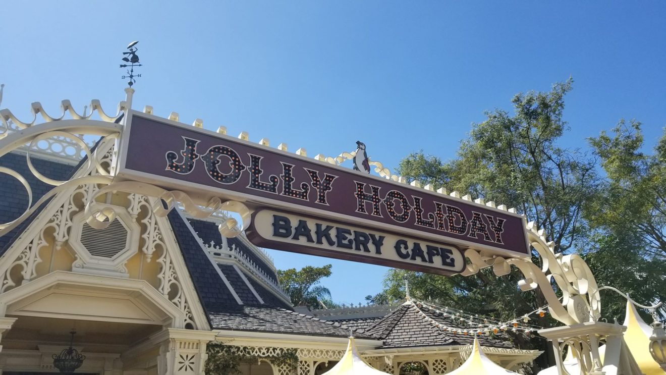 It's a Jolly Holiday with These Raspberry Rose Macarons Available at ...