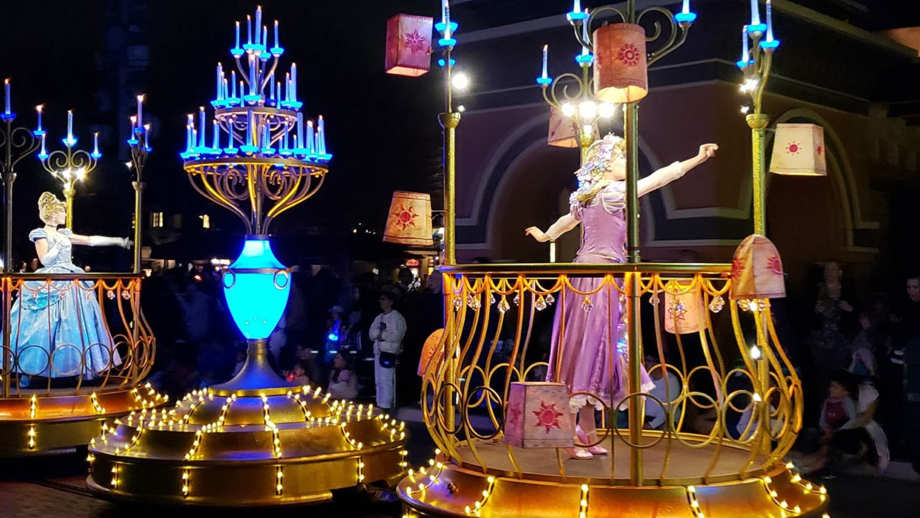 Paint the Night Parade Spectacular Light Extravaganza in Disneyland ...