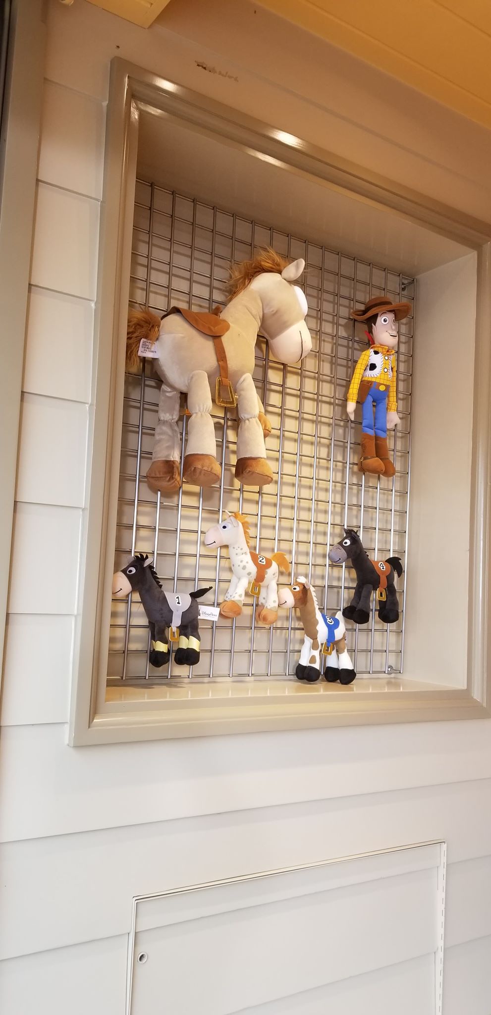 Pixar Pier Promenade Games Are Open at Pixar Pier!