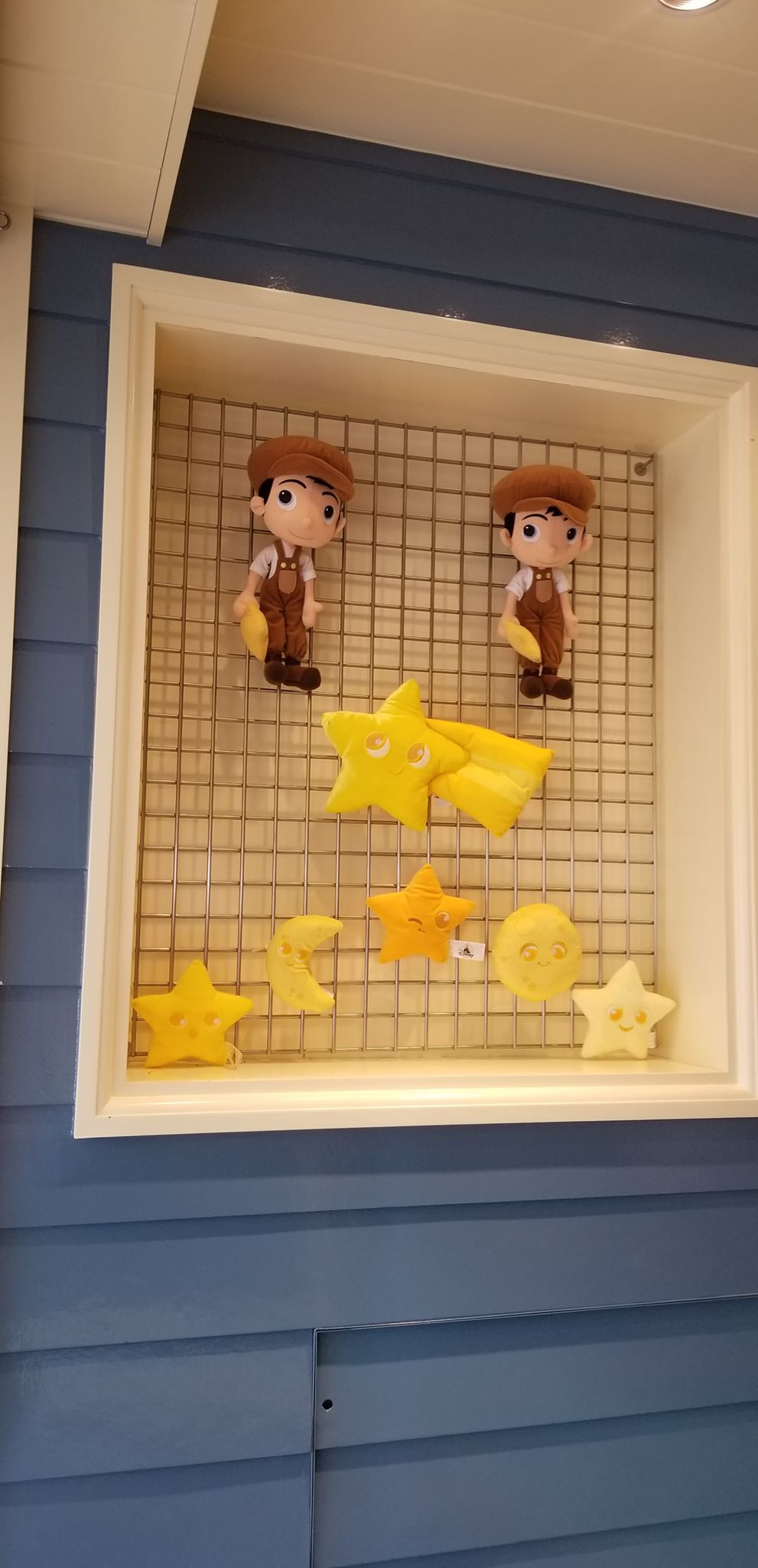 Pixar Pier Promenade Games Are Open at Pixar Pier!