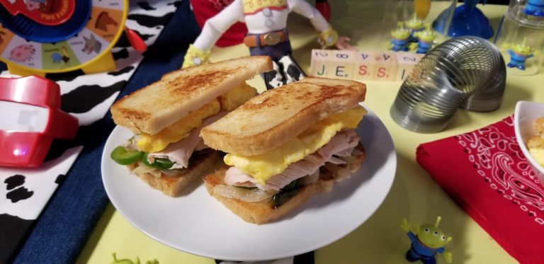 Check Out All the Delicious Options from Woody's Lunch Box in Toy Story ...