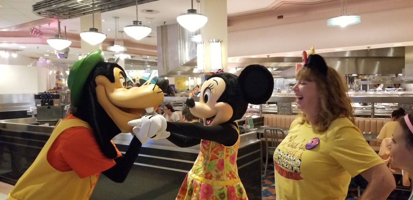 Hollywood And Vine Hosts Minnie's Summertime Dine | Chip and Company