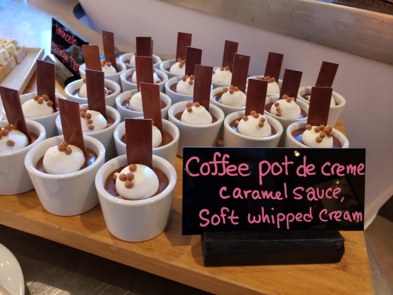 Sunday Bubbles Brunch Photo Tour Review | Chip and Company