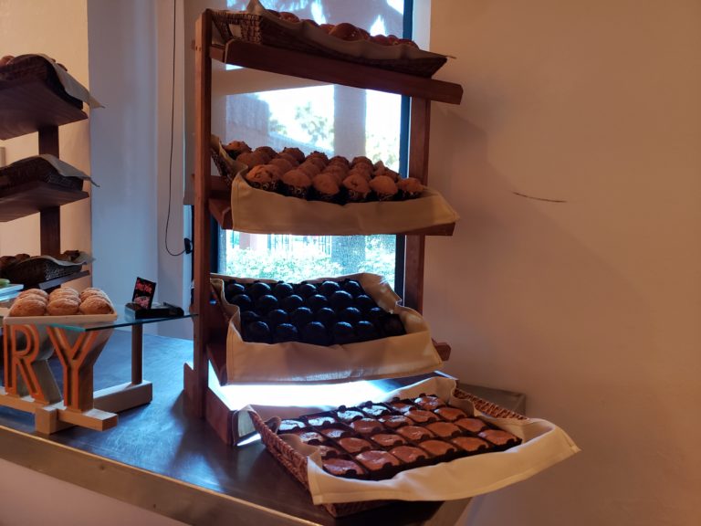 Sunday Bubbles Brunch Photo Tour Review | Chip and Company