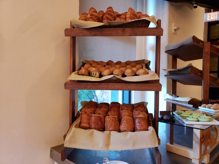 Sunday Bubbles Brunch Photo Tour Review | Chip and Company