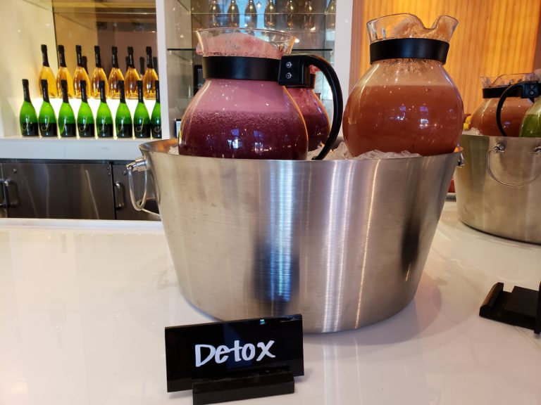 Sunday Bubbles Brunch Photo Tour Review | Chip and Company