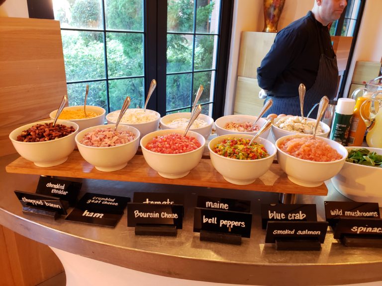 Sunday Bubbles Brunch Photo Tour Review | Chip and Company