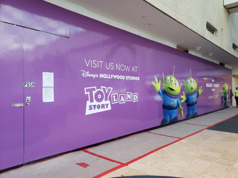 Magic of Disney Store New Location Landing at Orlando Airport Spring ...