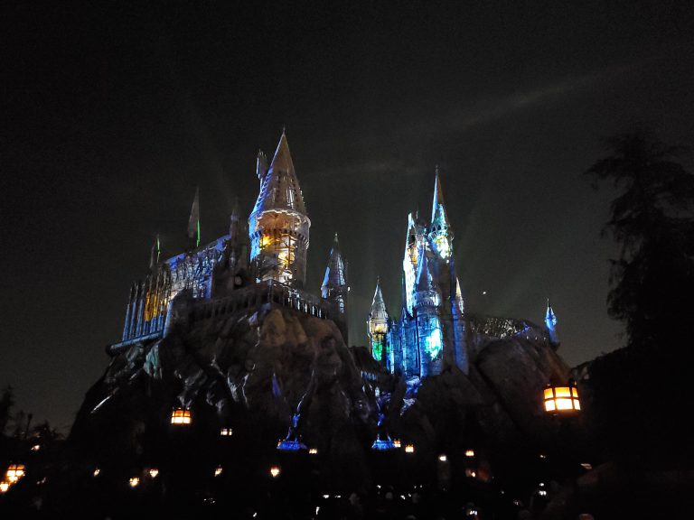Watch the Dark Arts Castle Light Show at Universal Hollywood | Chip and ...