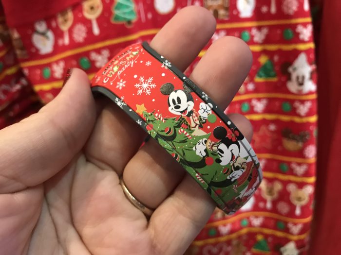 New Holiday MagicBands Coming to Walt Disney World | Chip and Company