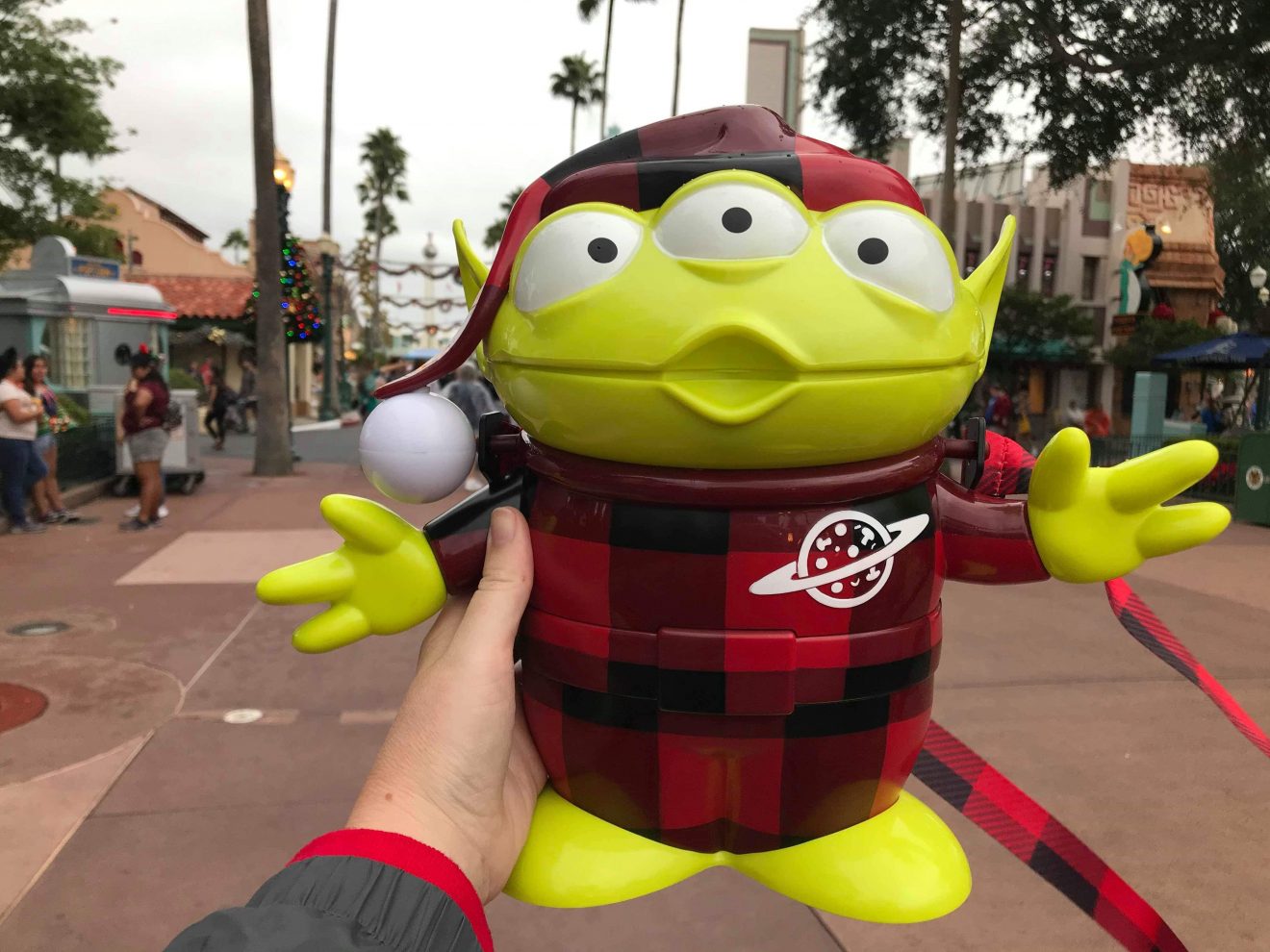 The Christmas Alien Popcorn Bucket has Landed at Hollywood Studios ...