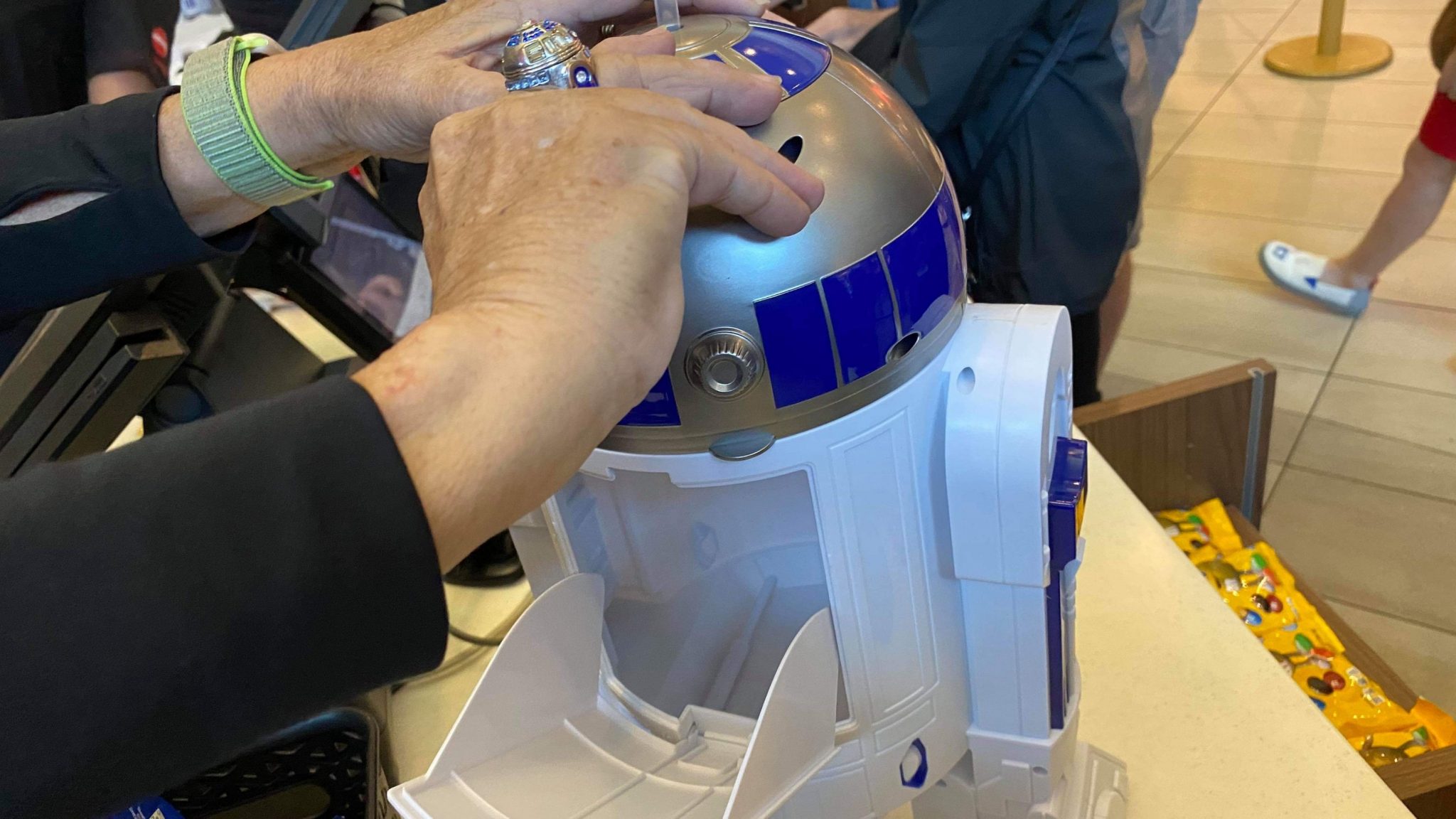 New R2-D2 Popcorn bucket/sipper now available at AMC Theaters in Disney ...