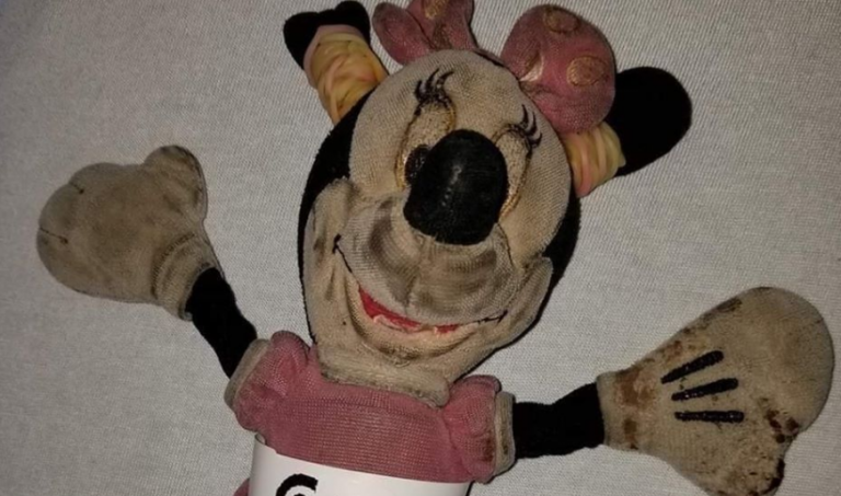 Girl undergoing surgery is reunited with her beloved Minnie Mouse Doll ...