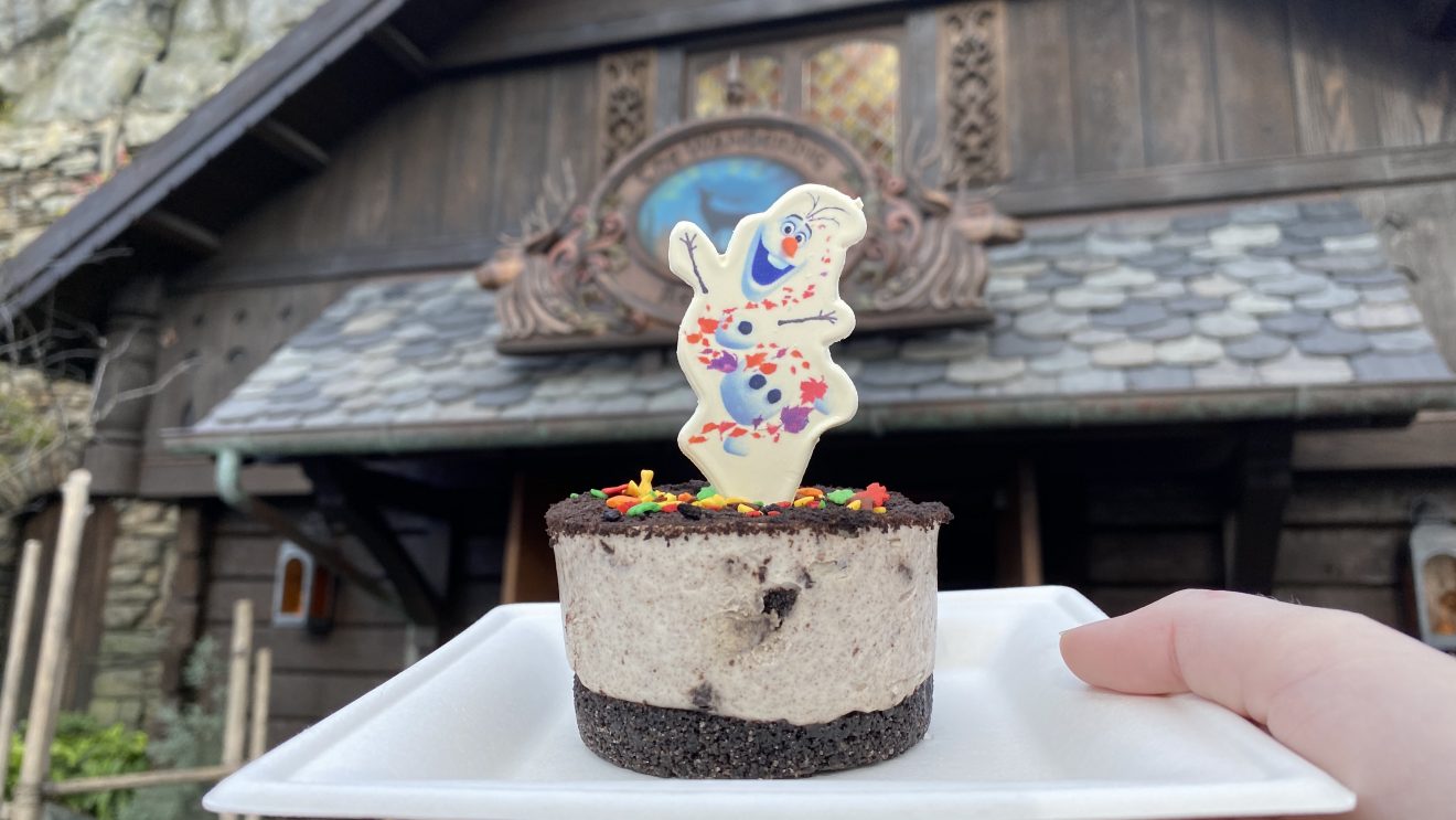 The New Olaf Oreo Cheesecake Is Like Warm Hugs | Chip and Company