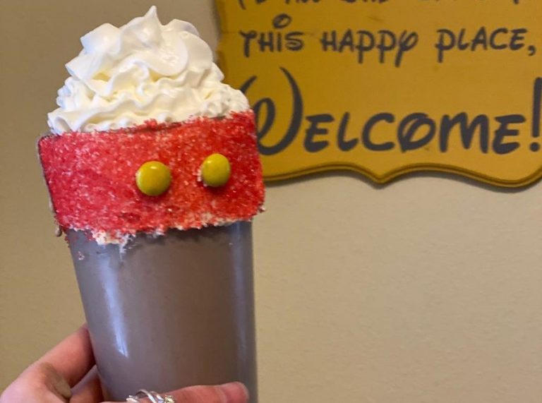 Make this Magical Mickey Milkshake at Home | Chip and Company