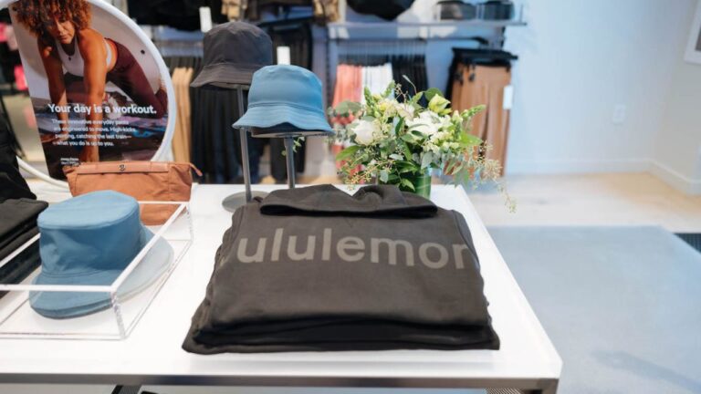 Lululemon Now Open In Disney Springs! | Chip and Company
