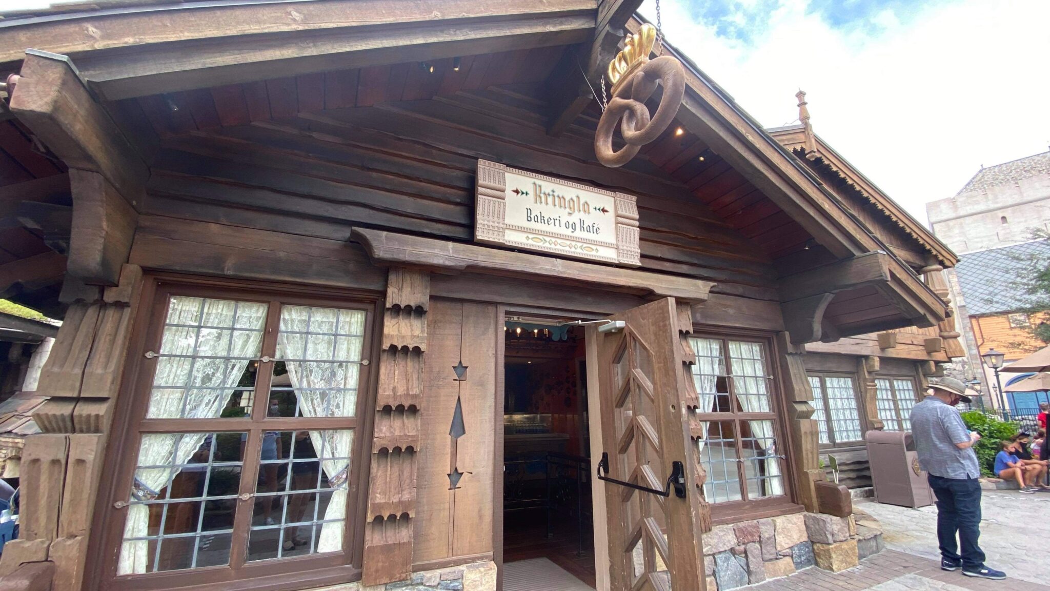 Kringla Bakeri Og Kafe Reopens in Epcot with Limited Menu | Chip and ...