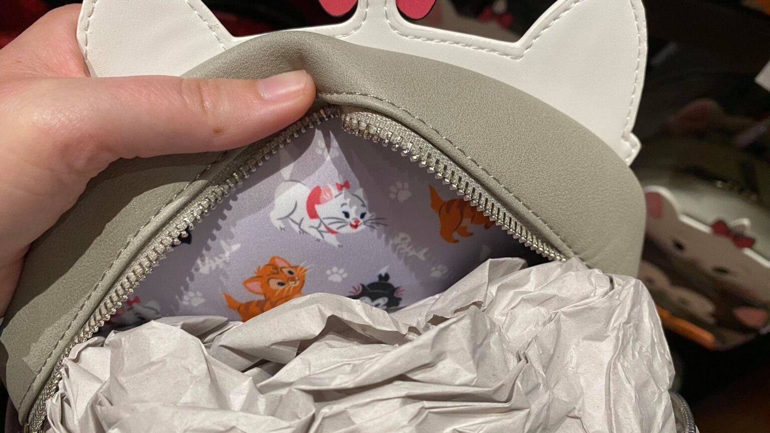 Adorable New Disney Cats And Disney Dogs Loungefly Collection | Chip ...