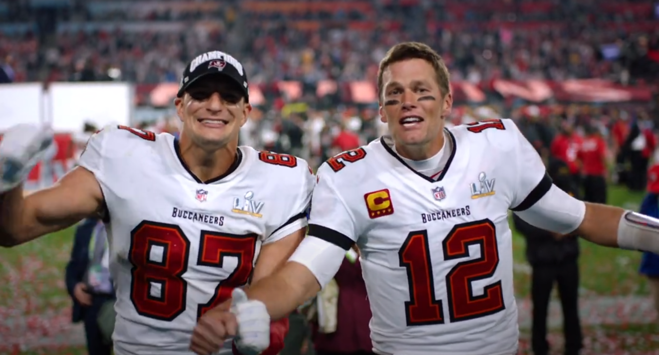 Super Bowl Heroes Tom Brady and Rob Gronkowski Appear in Iconic ‘I’m ...