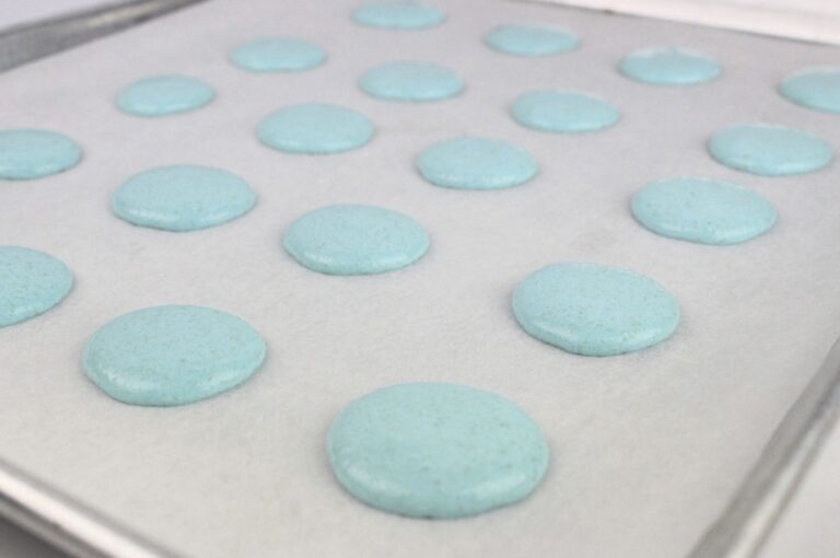 Learn How To Make Blue Milk Baby Yoda Macarons With This Recipe! | Chip ...
