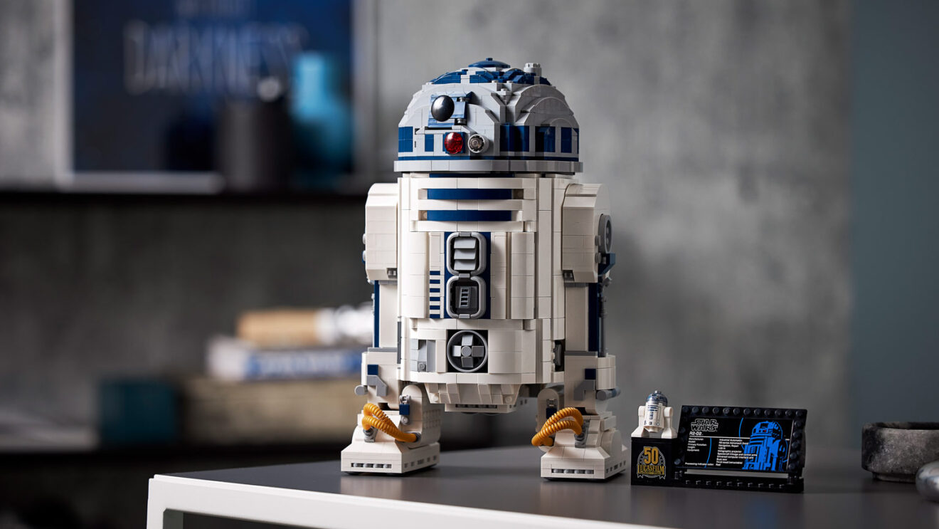 Exclusive Lucasfilm 50th Anniversary R2-D2 LEGO Set | Chip and Company