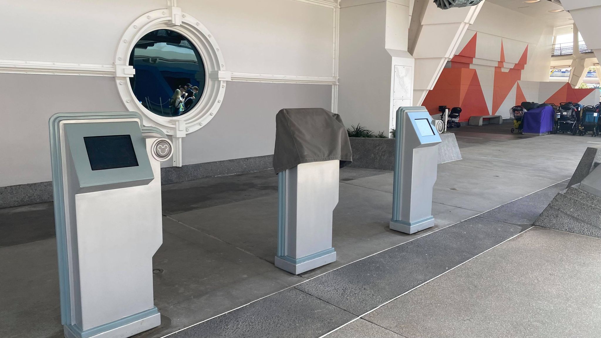 Fast Pass kiosks are out in the Magic Kingdom | Chip and Company