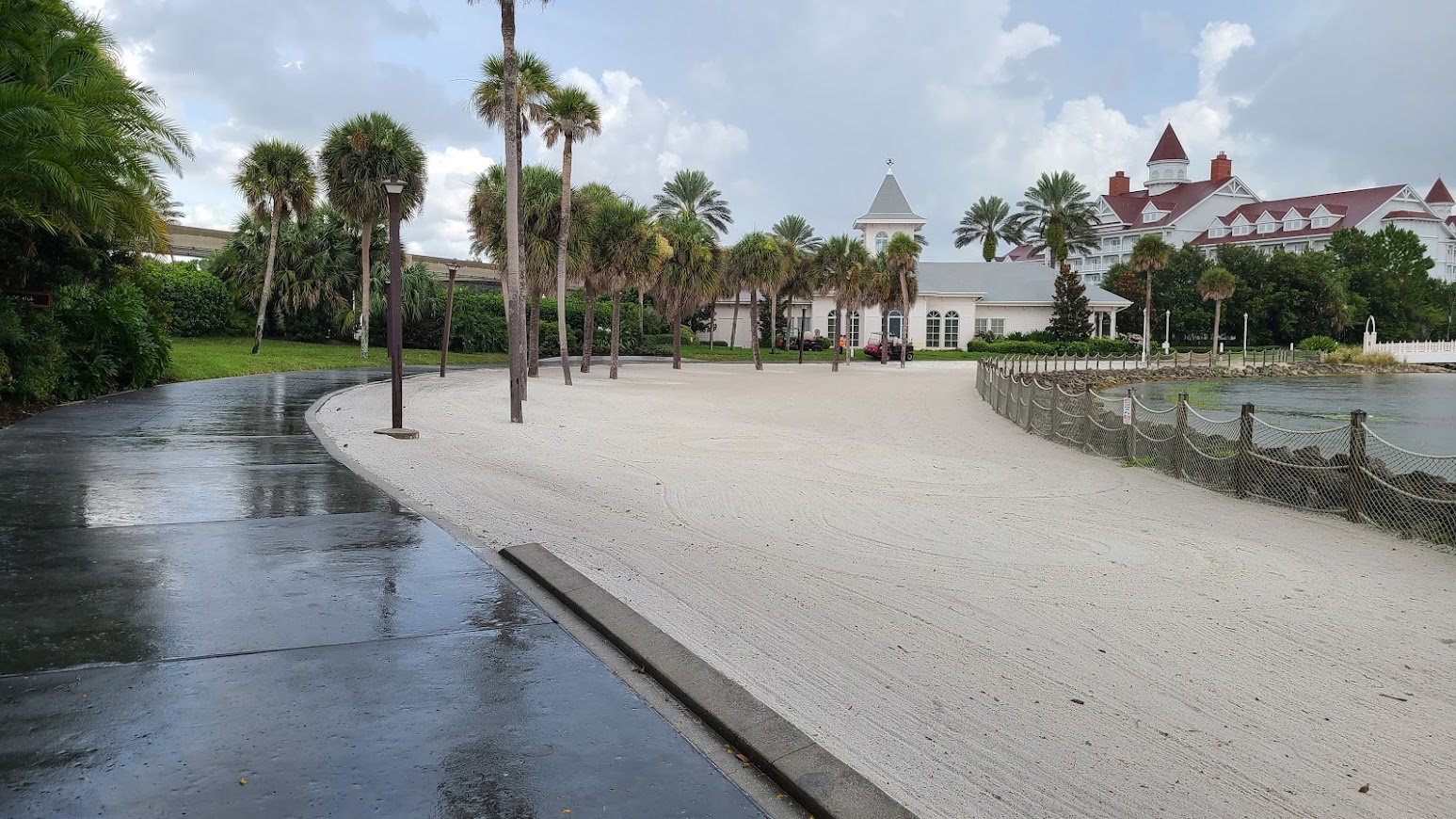 New walkway between Disney's Polynesian & Grand Floridian is now ...