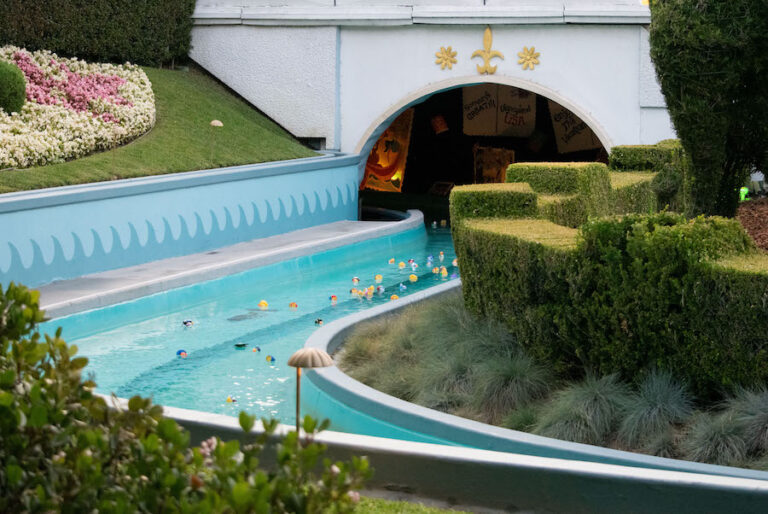 Cast Members Celebrated the Disneyland Anniversary with a rubber duck ...