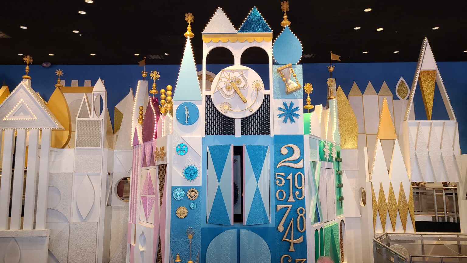 It's a small world clock in the Magic Kingdom gets a makeover | Chip ...