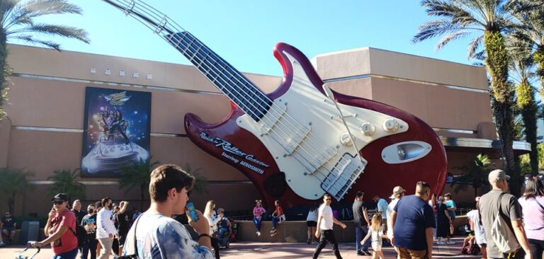Rock 'n' Roller Coaster Guitar refurbishment now complete | Chip and ...
