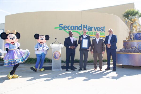 Disney Cast Members Celebrate Walt Disney World Day | Chip and Company