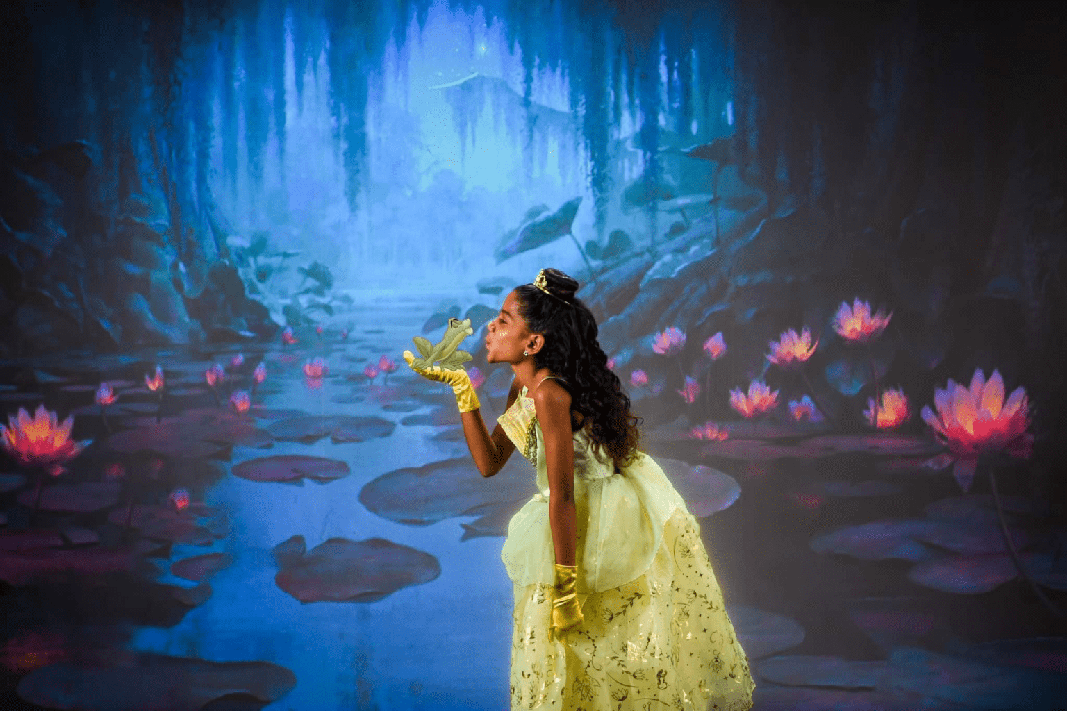 New Disney Character Magic Shots at the Disney PhotoPass Studio in ...