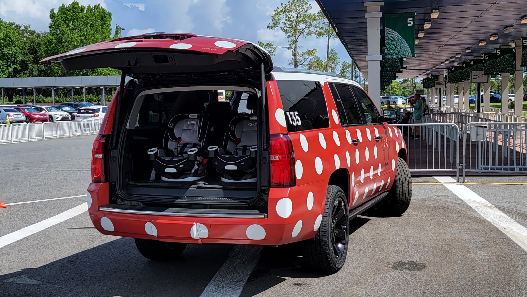 Disney Cast Members giving guests preview of new Minnie Vans | Chip and ...