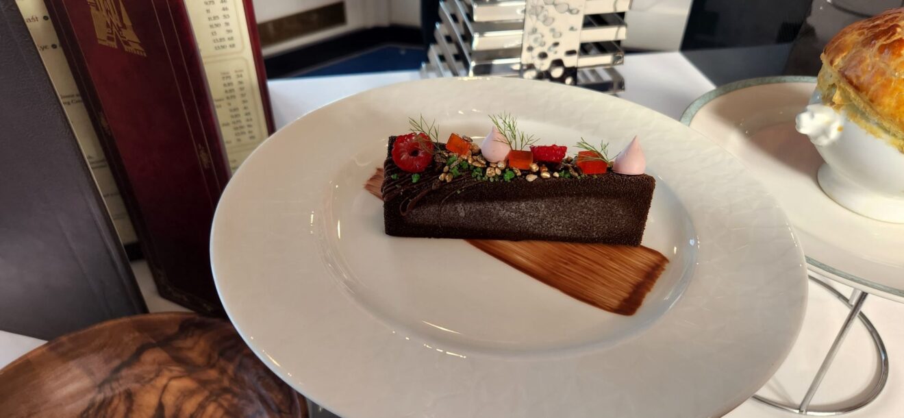 Disney Wish Arendelle: A Frozen Dining Adventure | Chip and Company