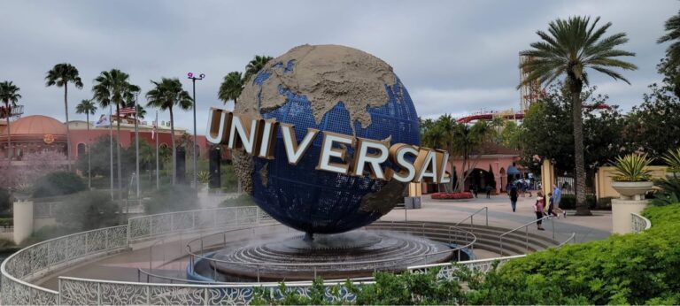 Universal Studios Florida Celebrating the 4th with Live Music ...