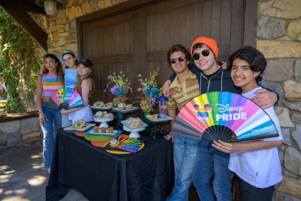 See the Cast of Hulu's ' Love, Victor' During Their Visit to Disneyland ...