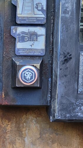 Batuu Bounty Hunters MagicBand+ Game Station visible and working in ...