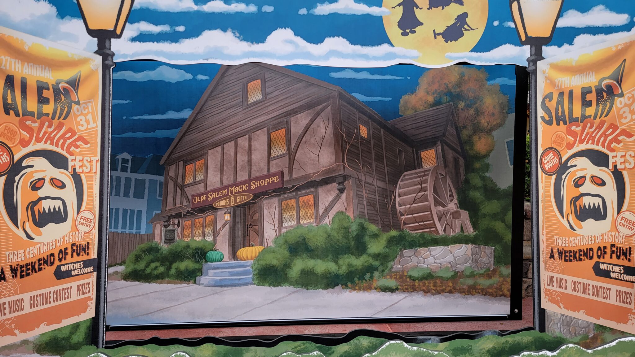 New Hocus Pocus Photo Op is set up in Liberty Square in the Magic ...