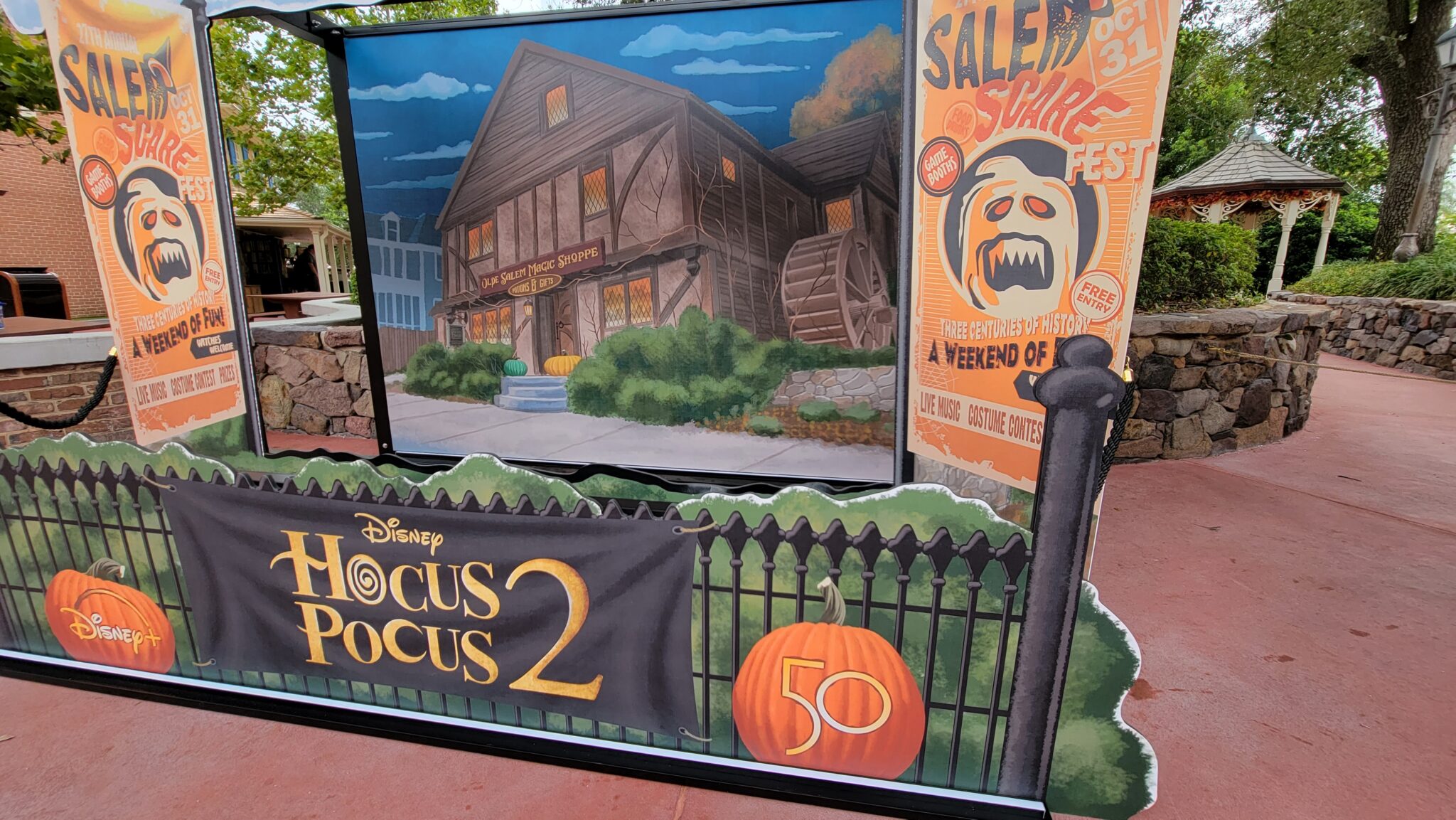 New Hocus Pocus Photo Op is set up in Liberty Square in the Magic ...