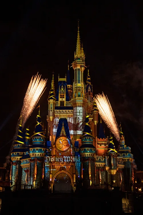 New version of Magic Kingdom's 'Disney Enchantment' debuts at Walt ...
