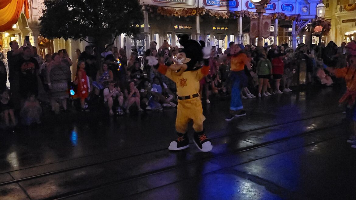 First look at Mickey's Not So Scary Halloween Party Characters | Chip ...
