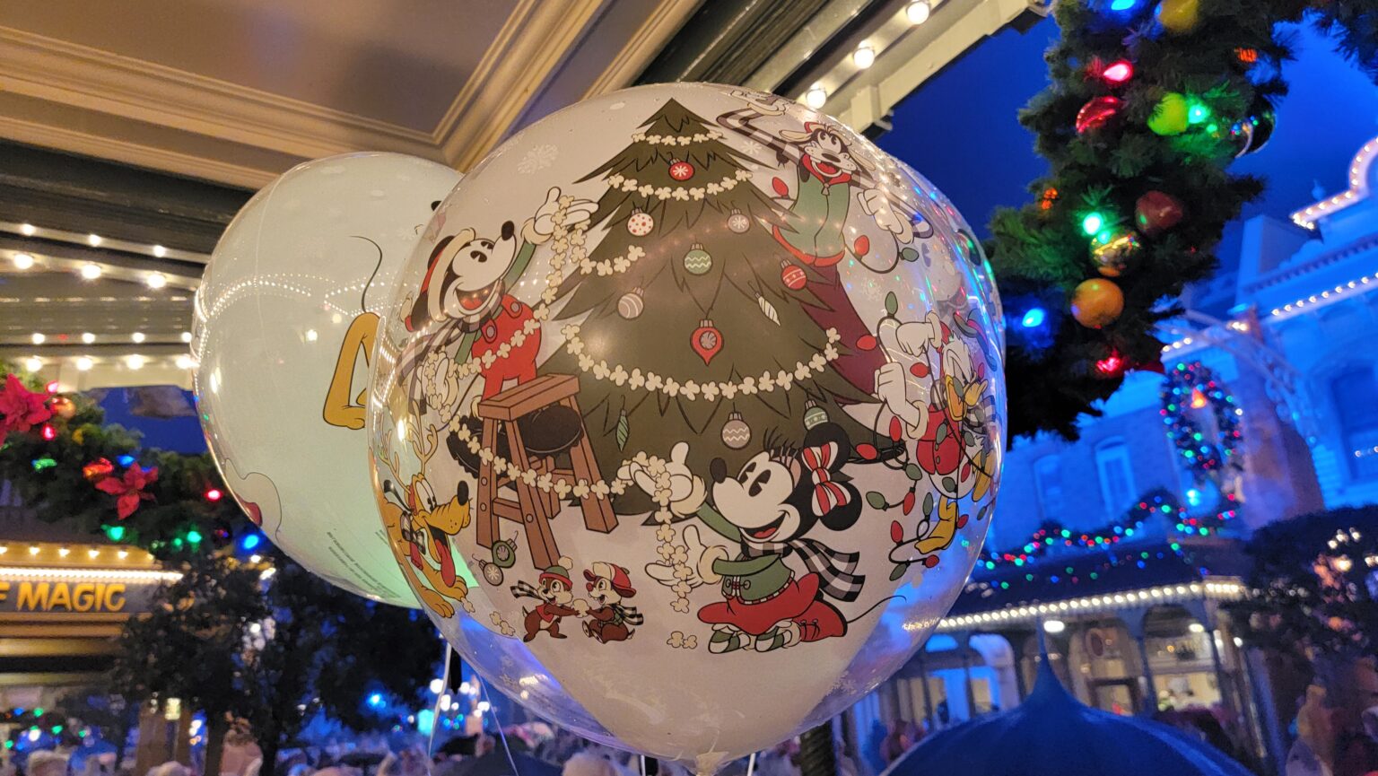Disney Debuts A New Light-up Mickey & Friends Holiday Balloon | Chip ...