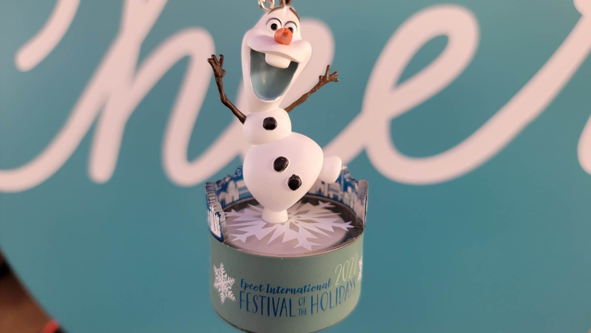 Olaf and Sven Merchandise take center stage at the EPCOT International ...