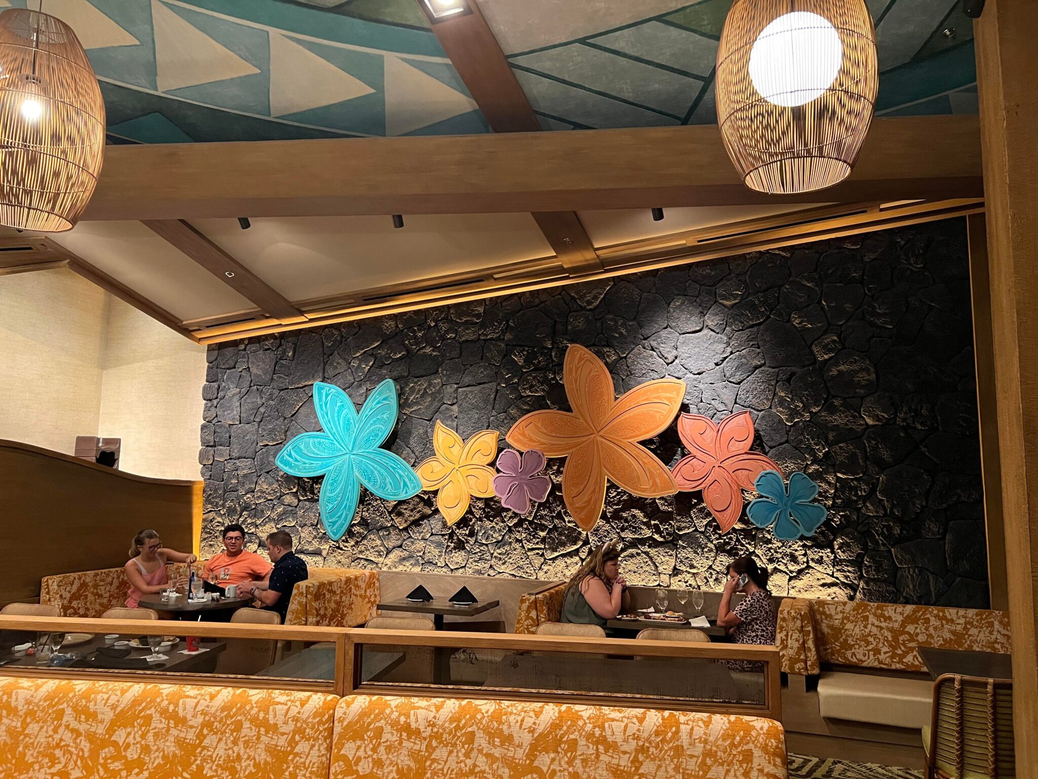 New Entrance and Decor at Kona Cafe in Disney's Polynesian Resort ...