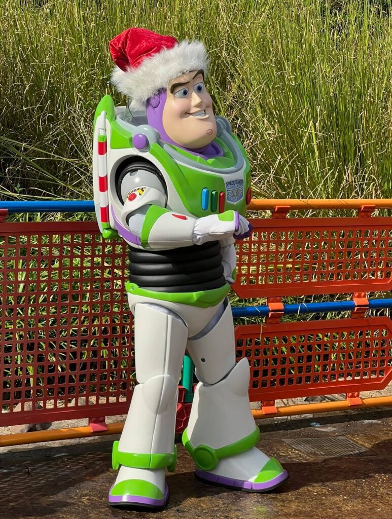 Buzz, Woody and Jessie Dressed up for Christmas in Toy Story Land ...