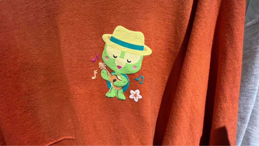 'Olu Mel Spirit Jersey And Beach Towel At Disney's Polynesian Resort ...