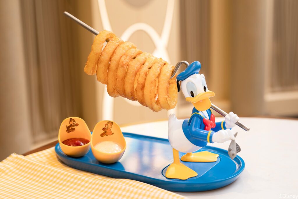 Donald’s Dine ‘n Delights is NOW OPEN at Shanghai Disney Resort | Chip ...