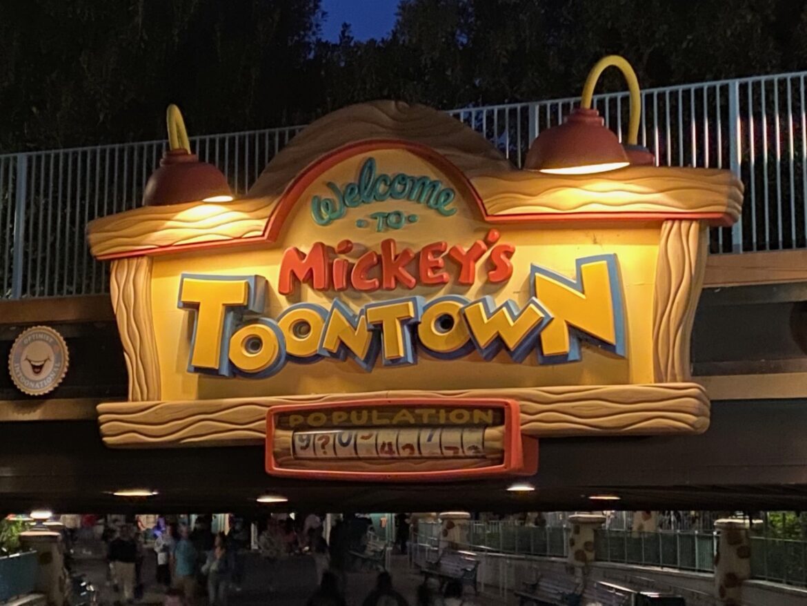 Mickey's Toontown Sign Returns to Disneyland | Chip and Company