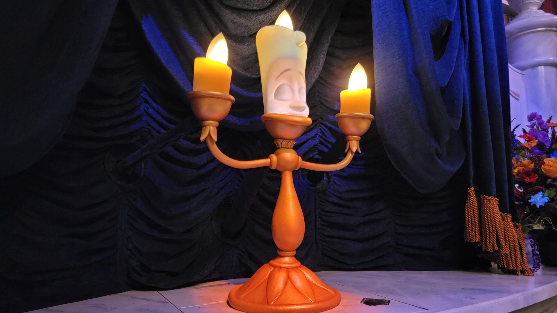 Belle Returns to Enchanted Tales in the Magic Kingdom and we got a ...