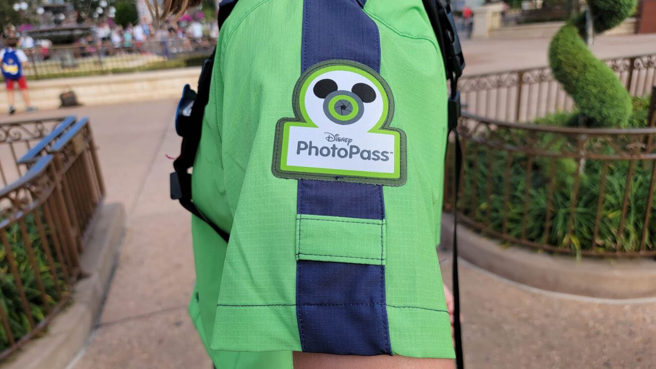 First Look at new Disney Photopass Cast Member Outfits | Chip and Company